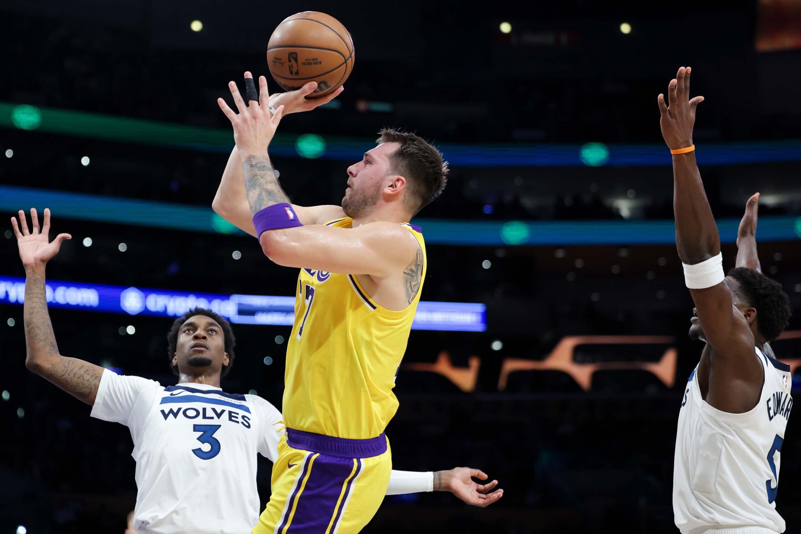 Luka scores 49 to extend his sizzling season start in Lakers’ 128-110 ...