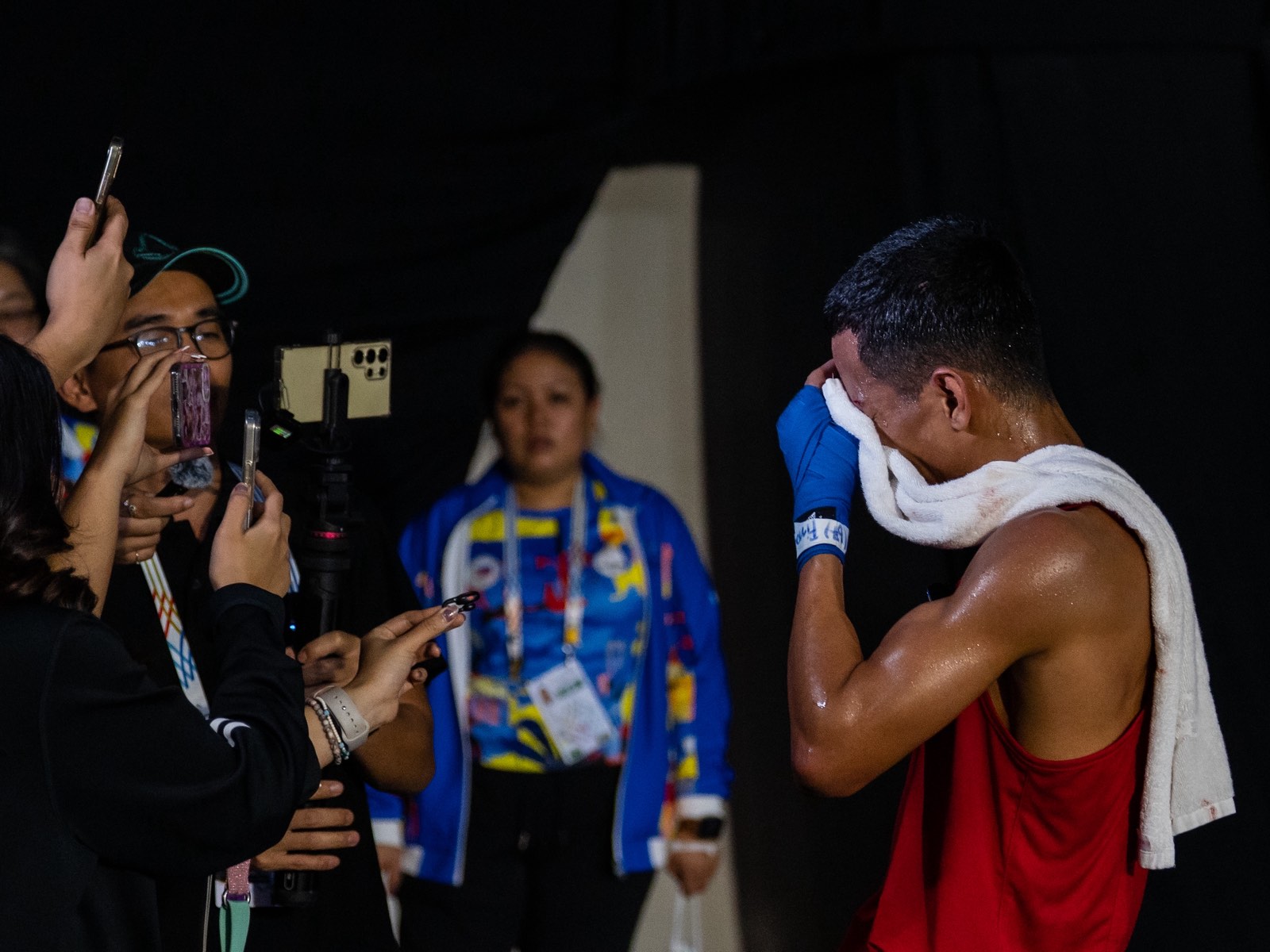 Gold remains elusive for PH boxers as Jara settles for another silver ...
