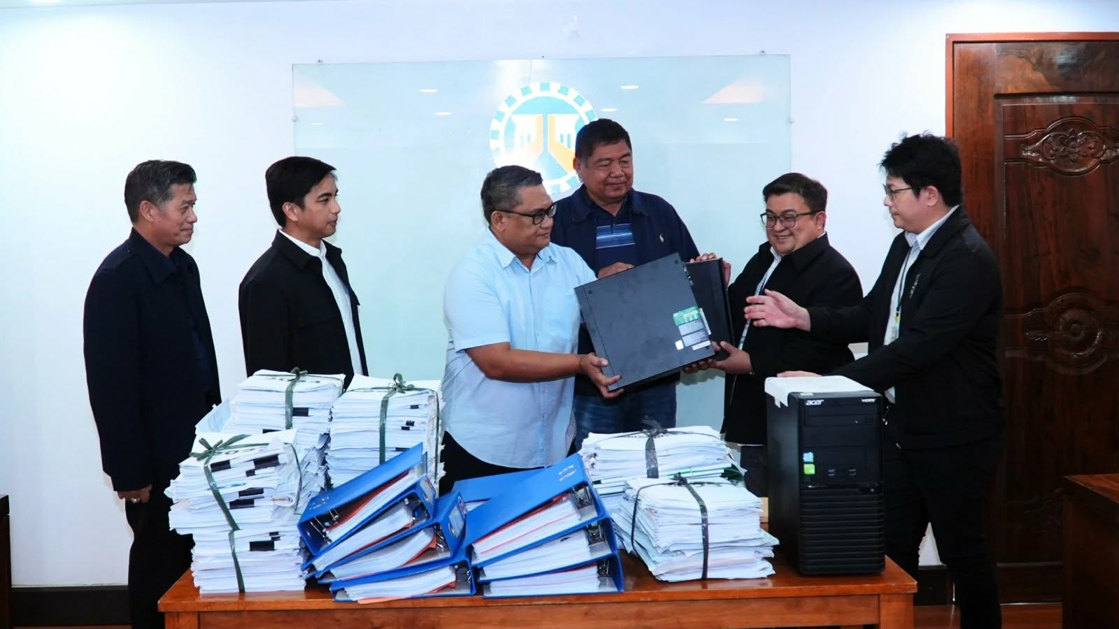 OMB secures Cabral’s gadgets, files amid flood control scam probe – Tempo