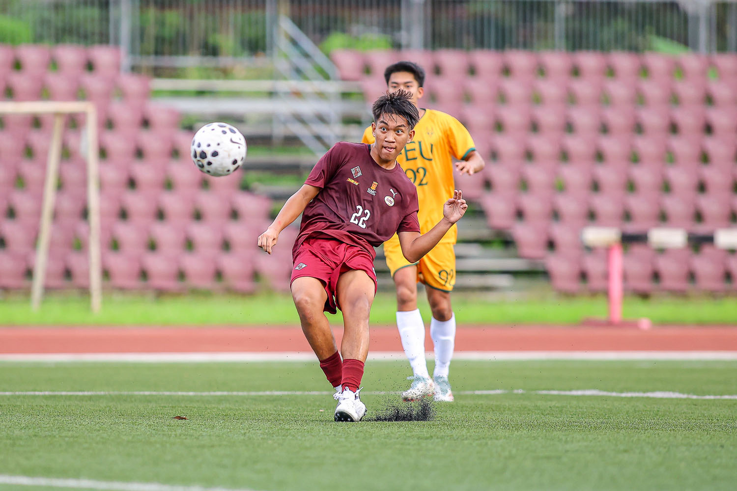 Tortona lifts UP past FEU as Maroons secure UAAP football bonus – Tempo