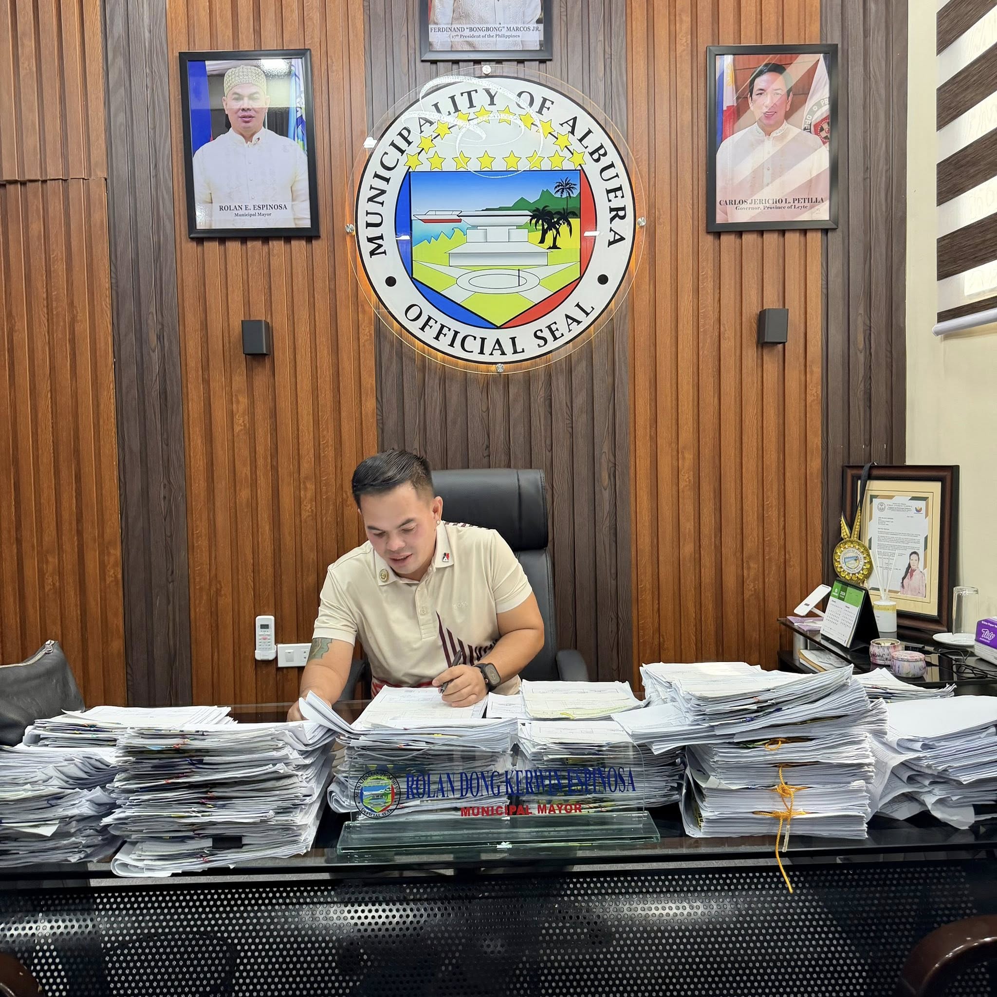 Albuera Mayor Kerwin Espinosa surrenders after warrant issued for ...